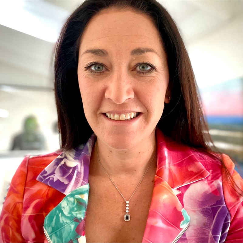 INFLUENCERS – Women On The Tee